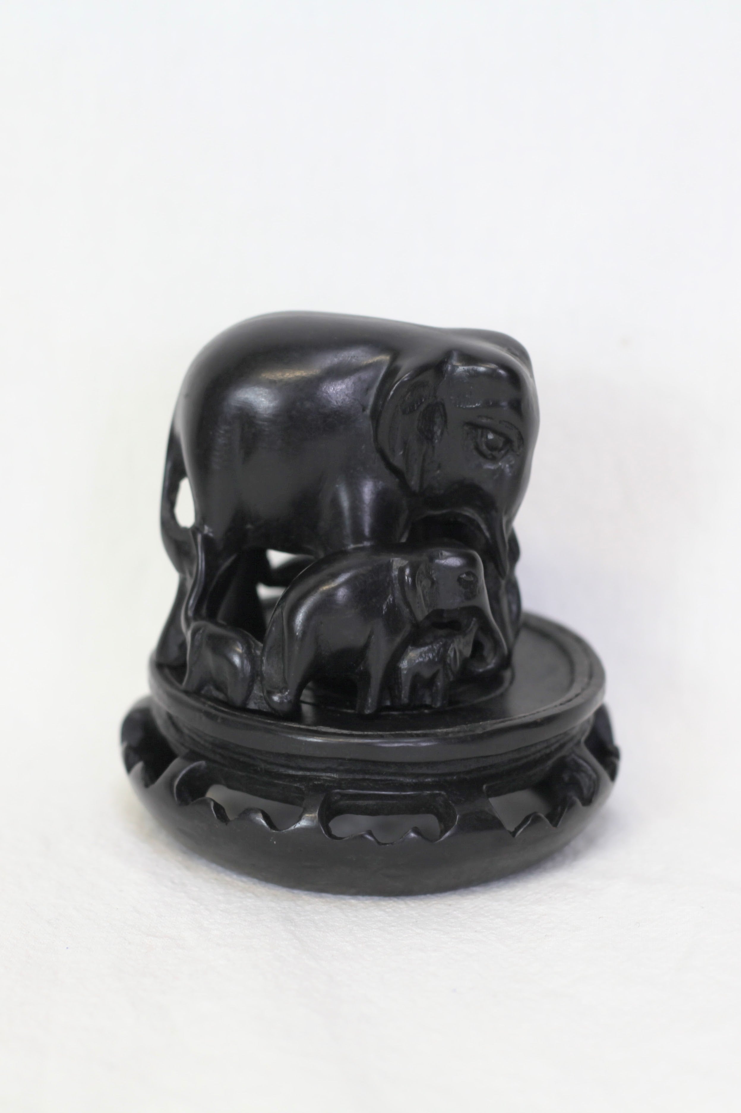 Elephant Family Statue – ENDLESS SUMMER NZ